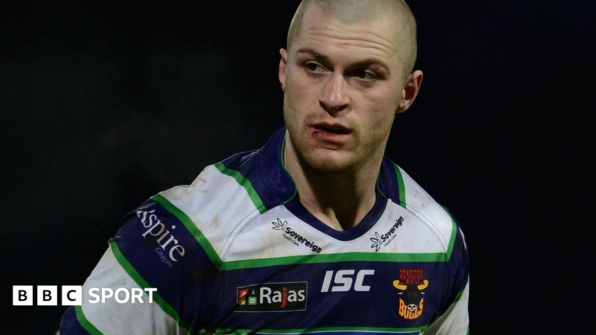 Adam Sidlow: Bradford Bulls forward agrees new deal - BBC Sport