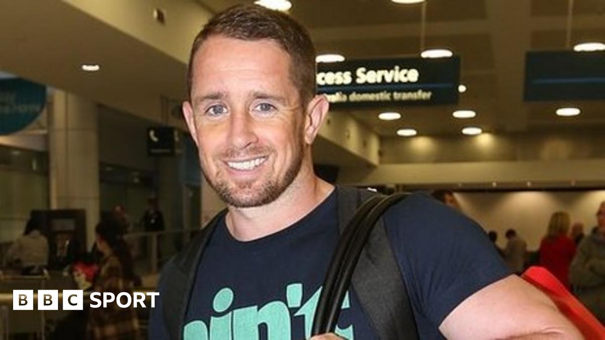 Shane Williams set to continue as player-coach in Japan - BBC Sport