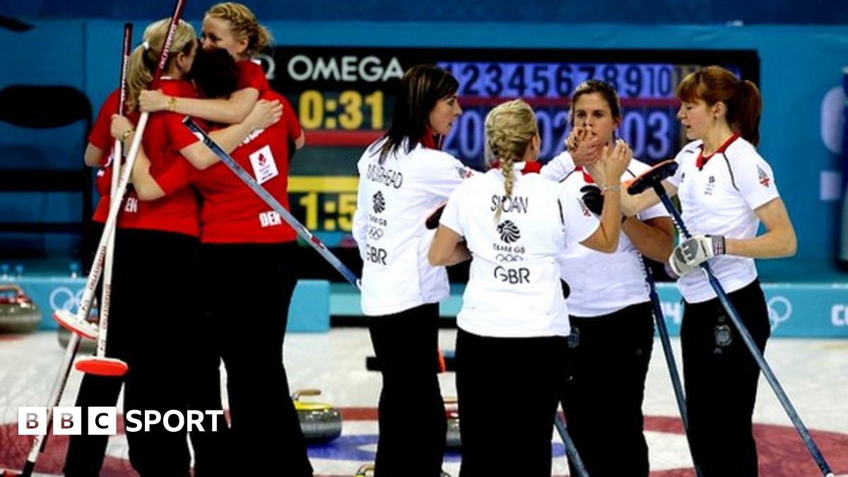 Sochi 2014: Great Britain's women make Olympic curling semis - BBC Sport