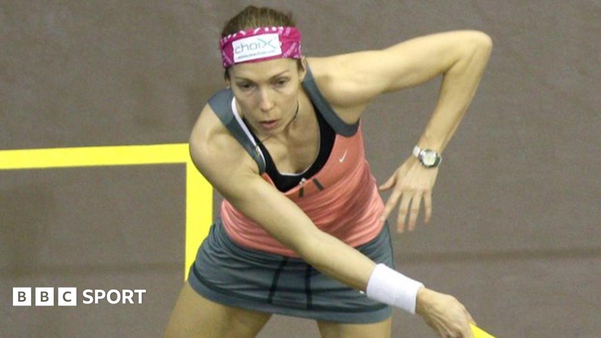 Madeline Perry loses quarter-final at World Championships - BBC Sport