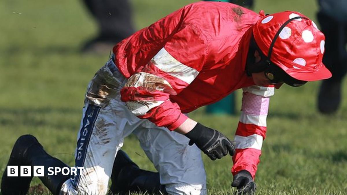 Ruby Walsh aiming for Punchestown return from injury - BBC Sport