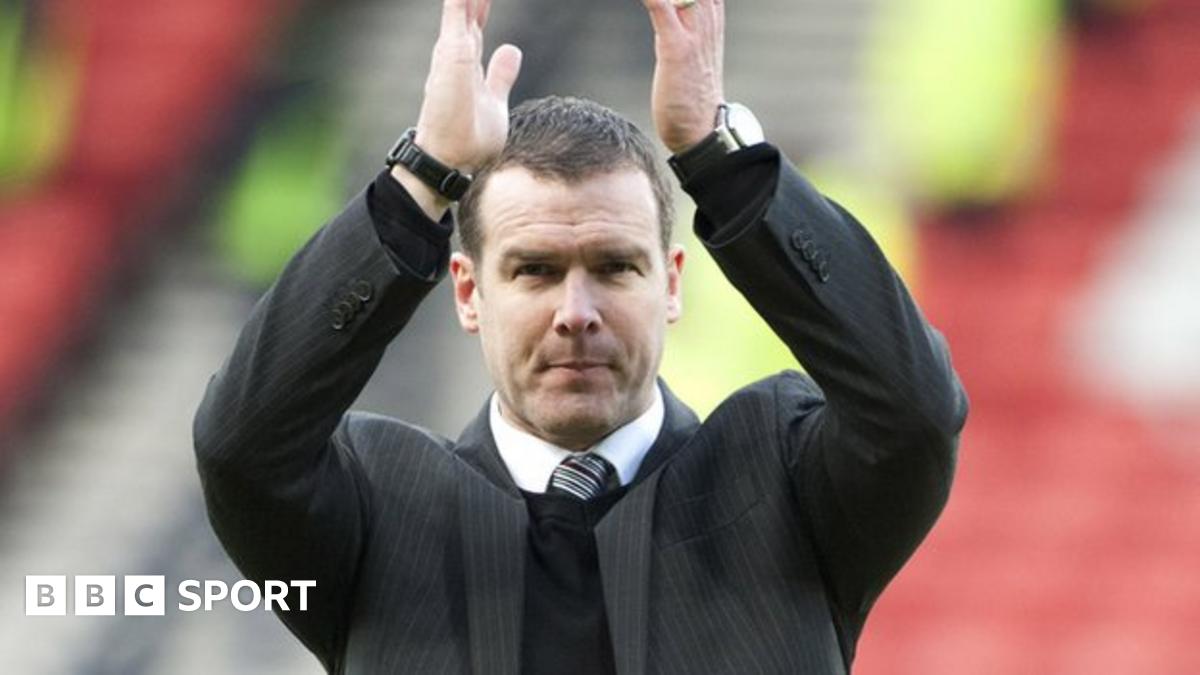 Brian Reid: Nuneaton Town manager leaves Conference club - BBC Sport