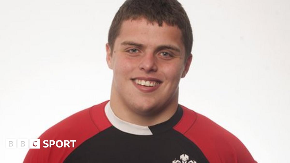 Ospreys hand Wales Under-20s prop Nicky Smith three-year deal - BBC Sport