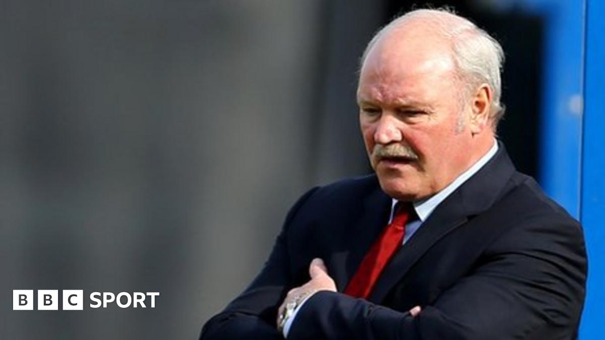 Portadown manager Ronnie McFall agrees new contract - BBC Sport