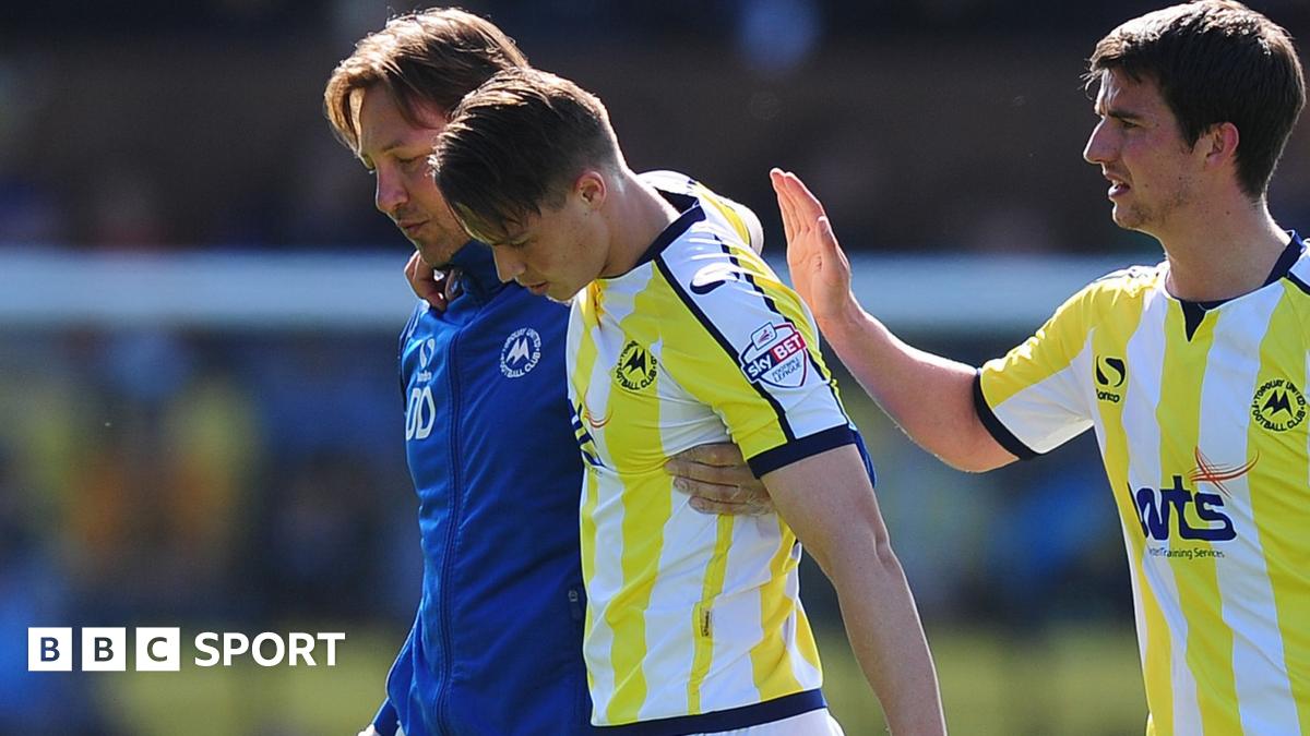 Torquay winger Billy Bodin out for nine months with knee injury - BBC Sport