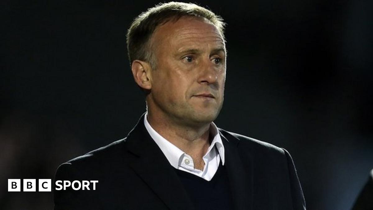 Cheltenham Town: Mark Yates not behind Neil Howarth's exit - BBC Sport