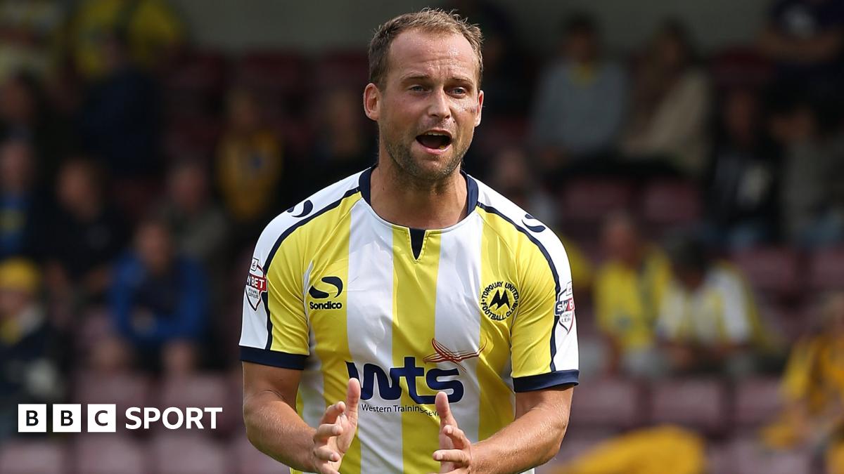 Torquay United release long-serving left-back Kevin Nicholson - BBC Sport