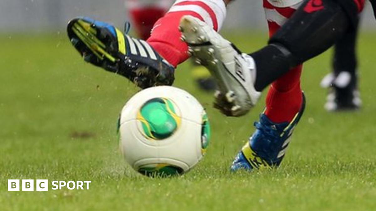 Linfield fined £1,200 by IFA over sectarian songs - BBC Sport