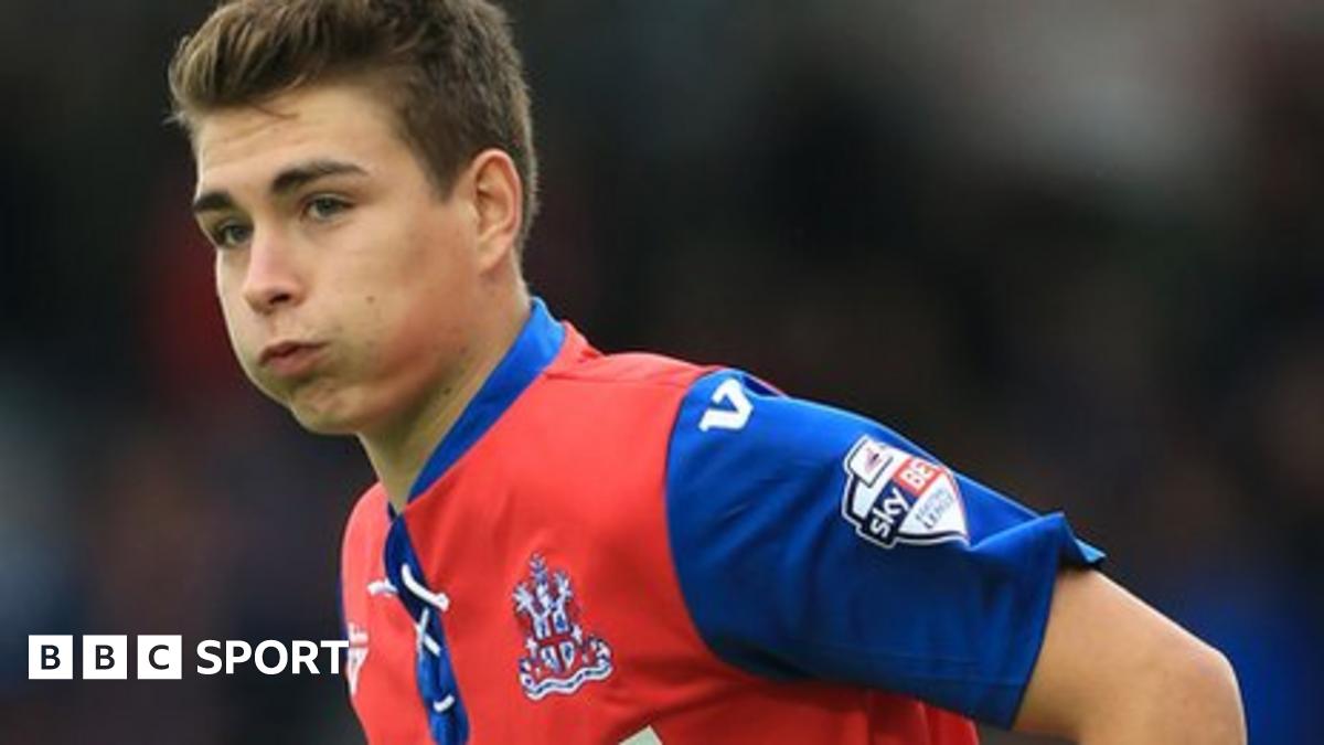 Barnet sign Dan Bradley and Sam Muggleton - BBC Sport