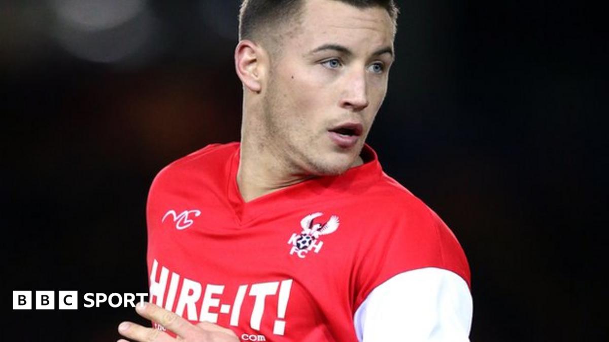 Lee Vaughan: Cheltenham sign Kidderminster full-back - BBC Sport