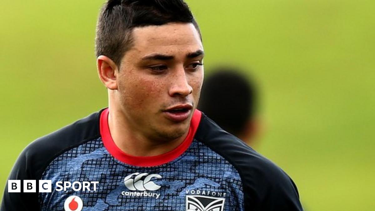Kevin Locke joins Salford as Smith and McPherson allowed to leave - BBC ...