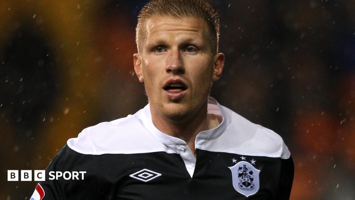 Keith Southern: Fleetwood Town sign experienced midfielder - BBC Sport