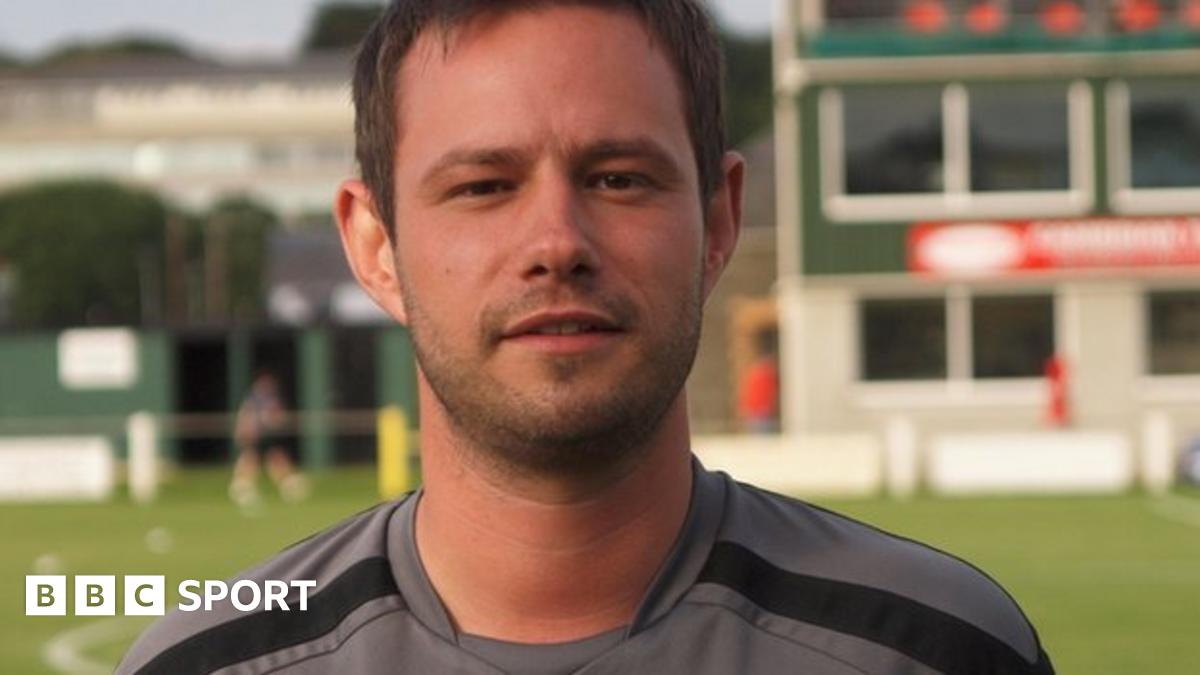 Europa League: Aberystwyth Town's experienced young coach - BBC Sport