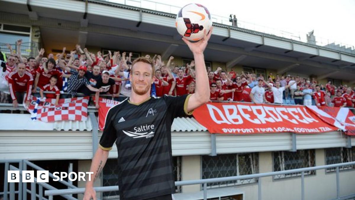 Europa League: Derek McInnes hails Aberdeen hero Adam Rooney - BBC Sport