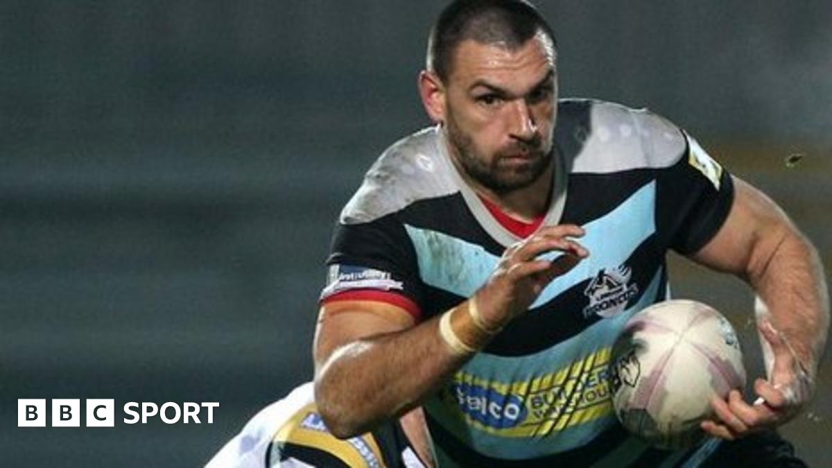 Castleford Tigers sign Matt Cook and Garreth Carvell - BBC Sport