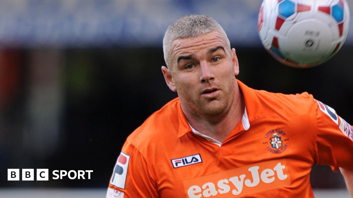 Luton Town: Steve McNulty signs new two-year deal - BBC Sport