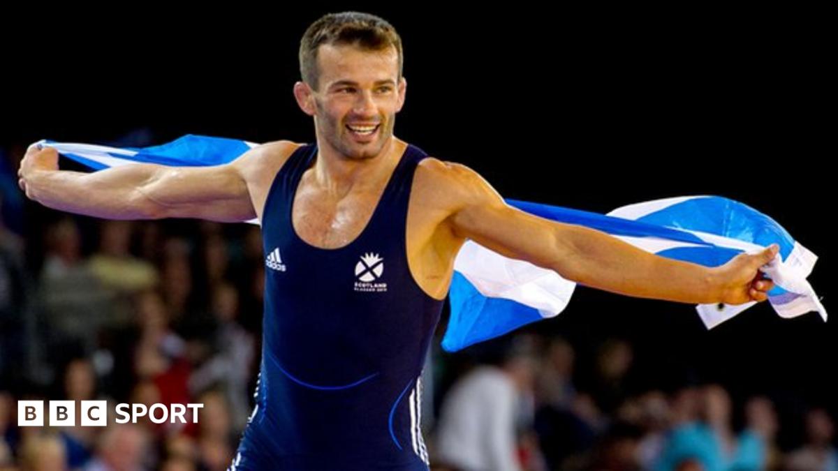 Glasgow 2014: Viorel Etko ends Scotland's wrestling medal drought - BBC ...