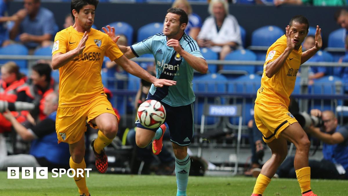 Schalke 04 Cup: West Ham beaten 2-0 by Malaga - BBC Sport