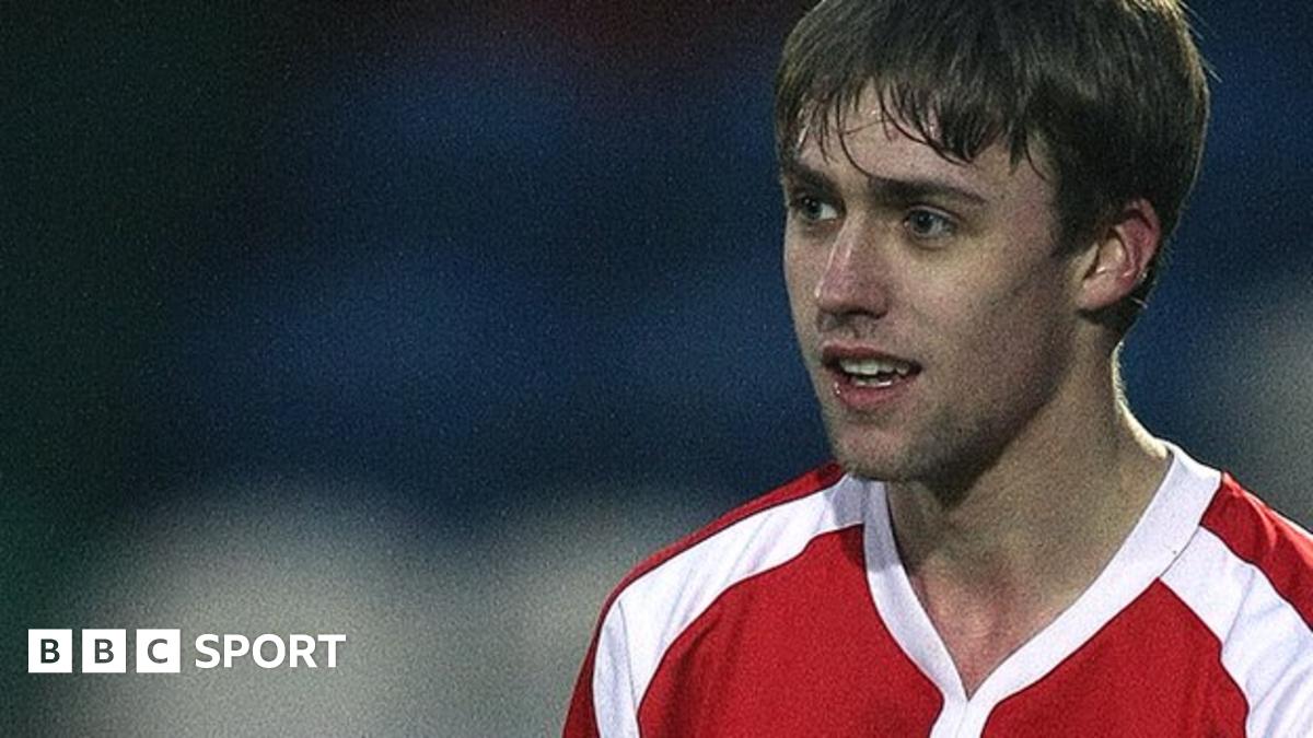 Macclesfield Town: Scott Barrow signs for Conference club - BBC Sport