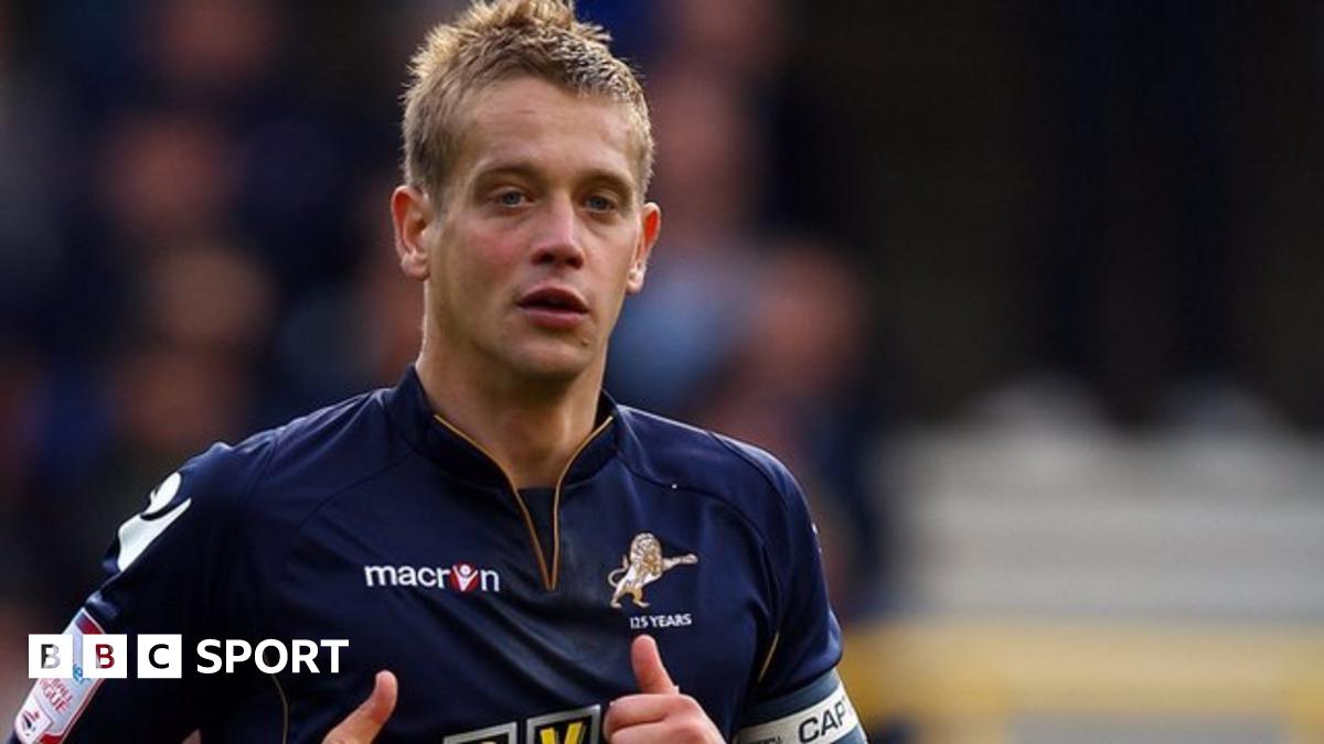 Paul Robinson: Portsmouth sign Millwall defender on loan - BBC Sport