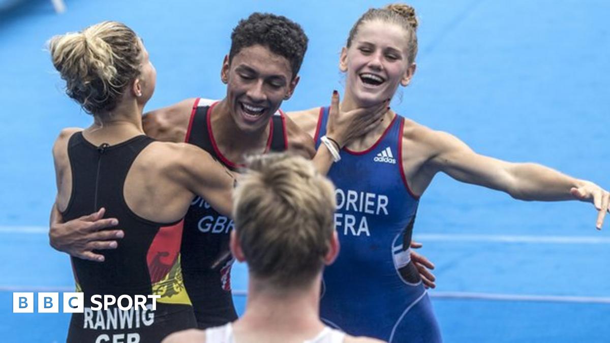 Youth Olympics: Ben Dijkstra secures double triathlon gold - BBC Sport