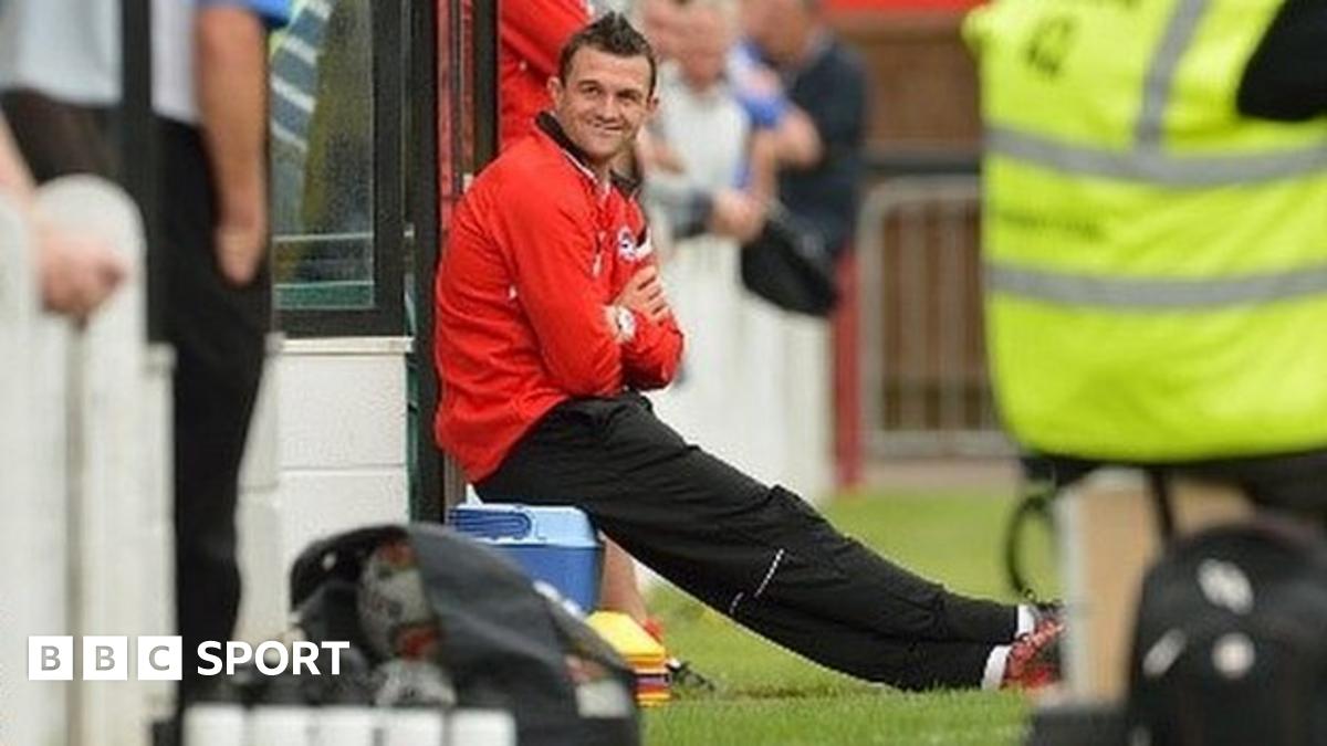 Truro City boss Steve Tully happy with his side's development - BBC Sport
