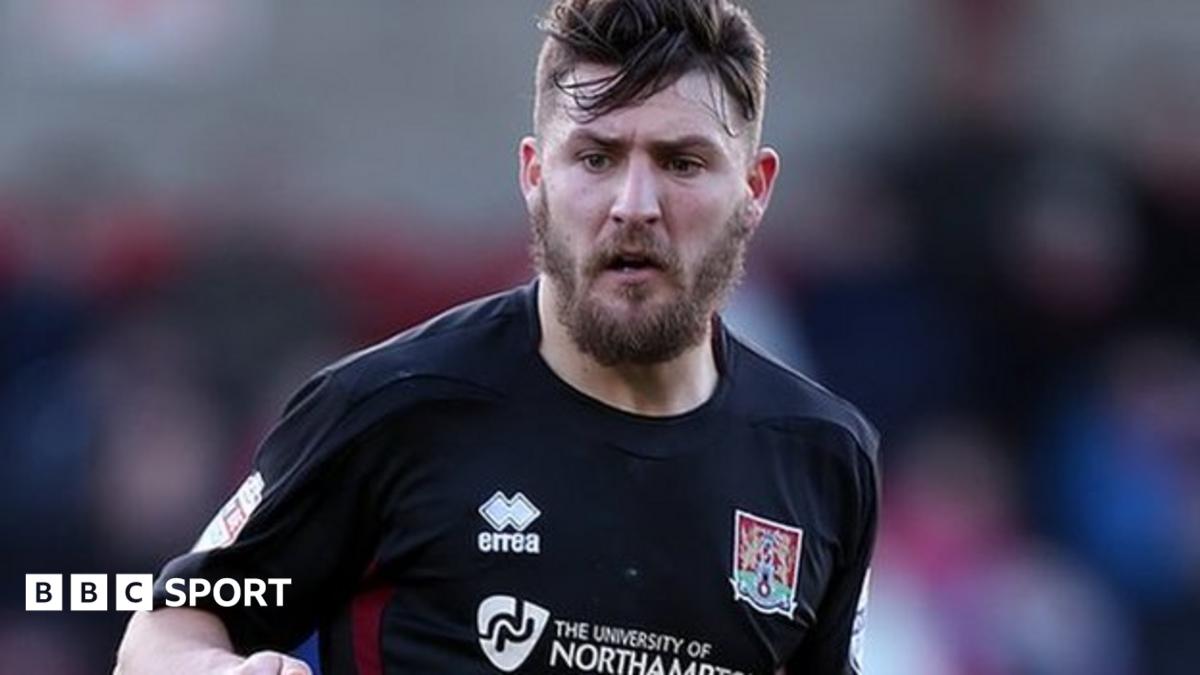 Gary Deegan: Southend United deal for former Northampton man - BBC Sport