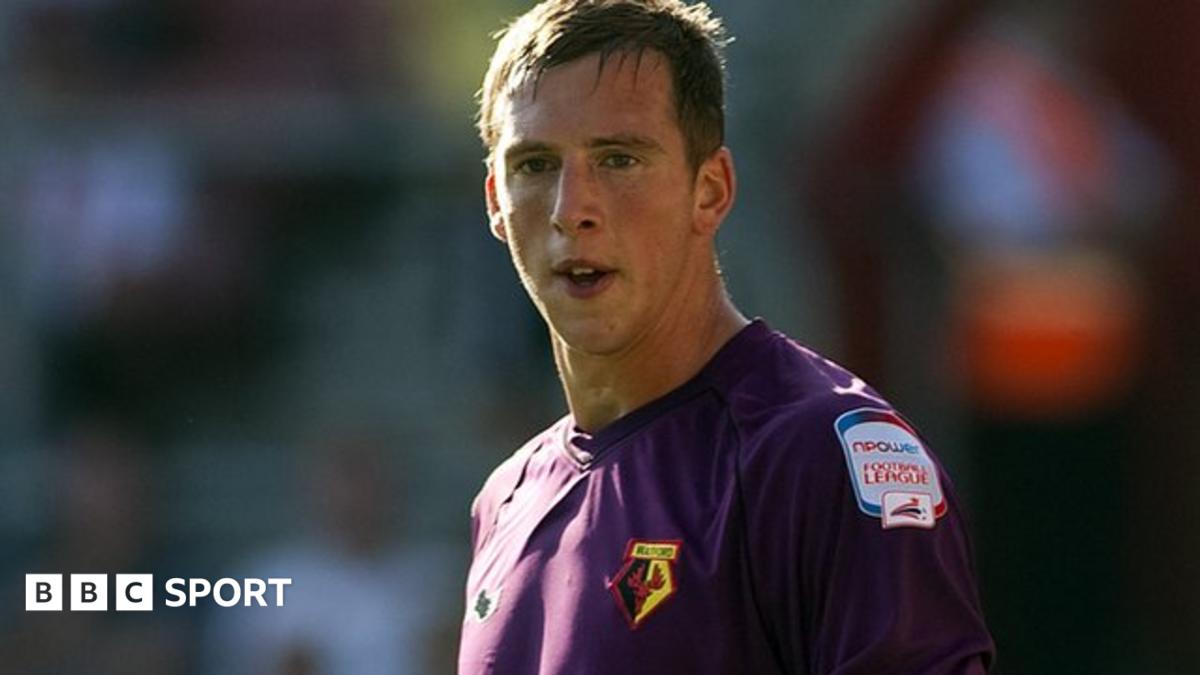 Rene Gilmartin: Watford re-sign Irish goalkeeper - BBC Sport