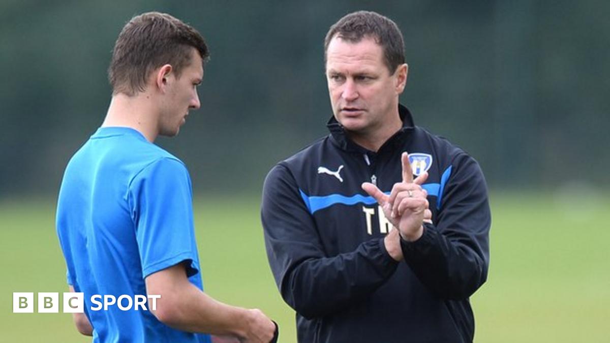 Colchester United: Tony Humes persists with youth 'philosophy' - BBC Sport