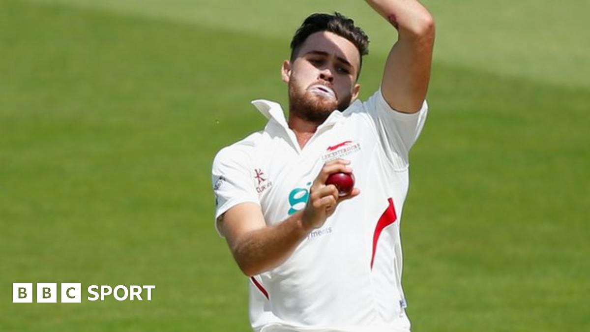 Nathan Buck: Lancashire sign Leicestershire pace bowler - BBC Sport