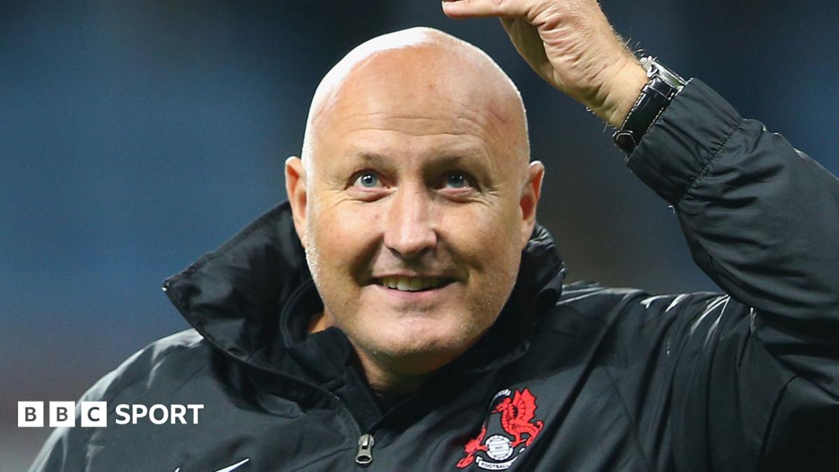 Cardiff City: Andy Legg says fans should back Russell Slade - BBC Sport