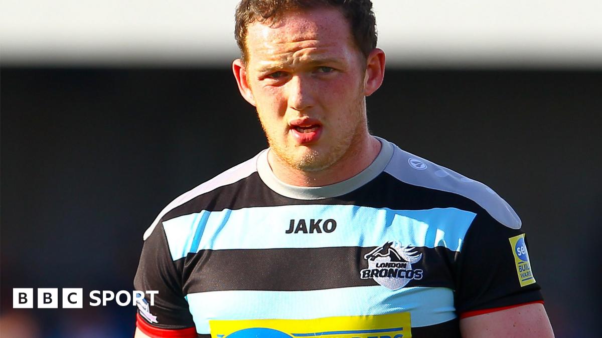 Carl Forster: Salford Red Devils sign St Helens prop - BBC Sport