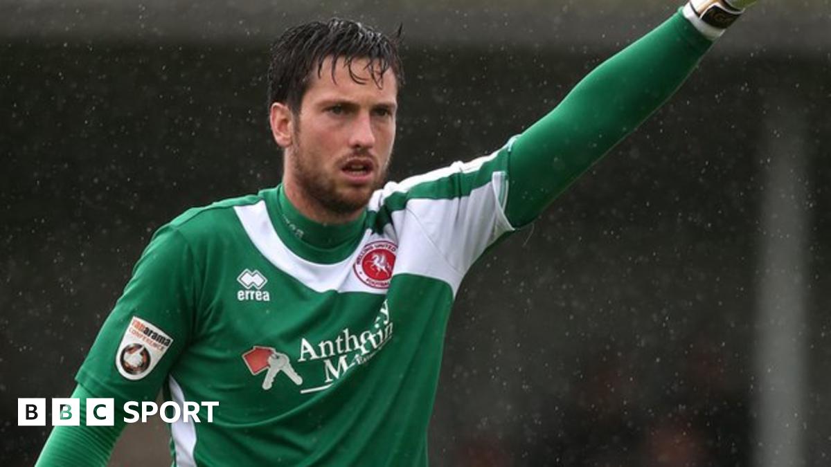 Welling sign Lee Butcher & Crystal Palace's Michael Chambers - BBC Sport