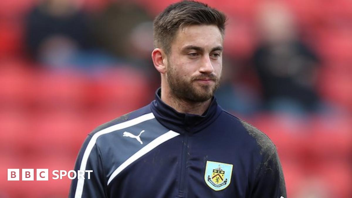 Alex Cisak: York City sign Burnley goalkeeper on loan - BBC Sport