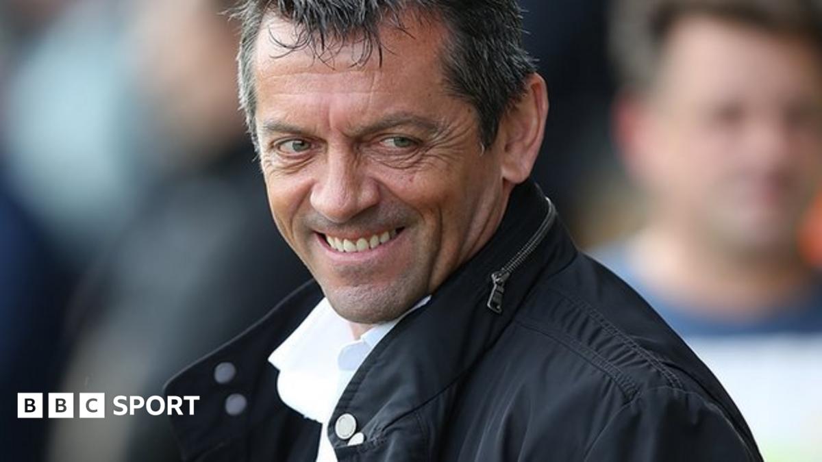Southend United manager Phil Brown to sign new contract - BBC Sport