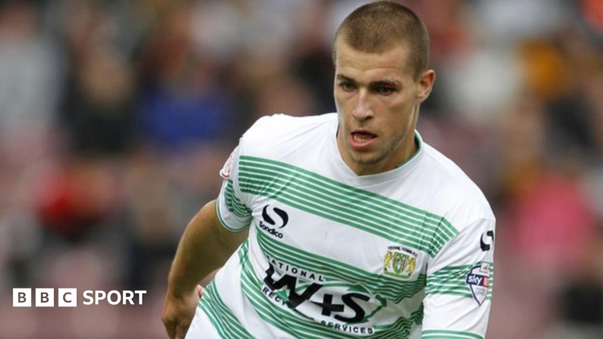 Southend United bring in Jakub Sokolik and Elliot Lee - BBC Sport