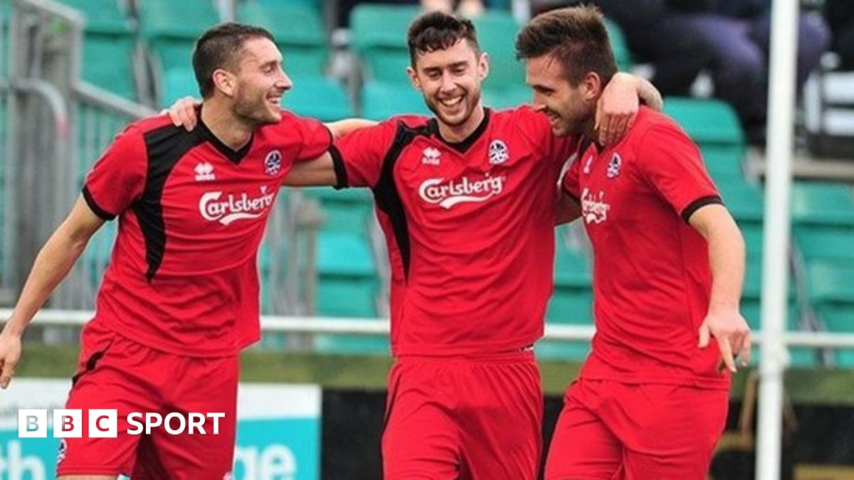 Truro City boss Steve Tully hails 'outstanding' FA Trophy win - BBC Sport