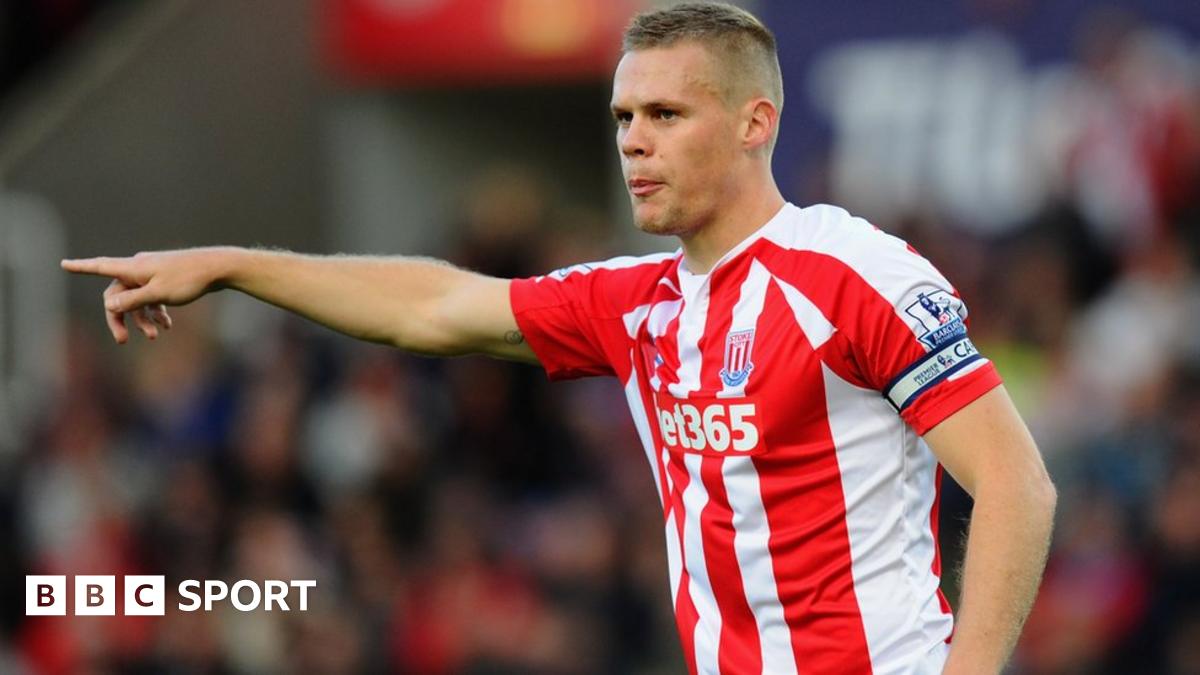 Wales: Stoke's Ryan Shawcross should change allegiance - Pulis - BBC Sport