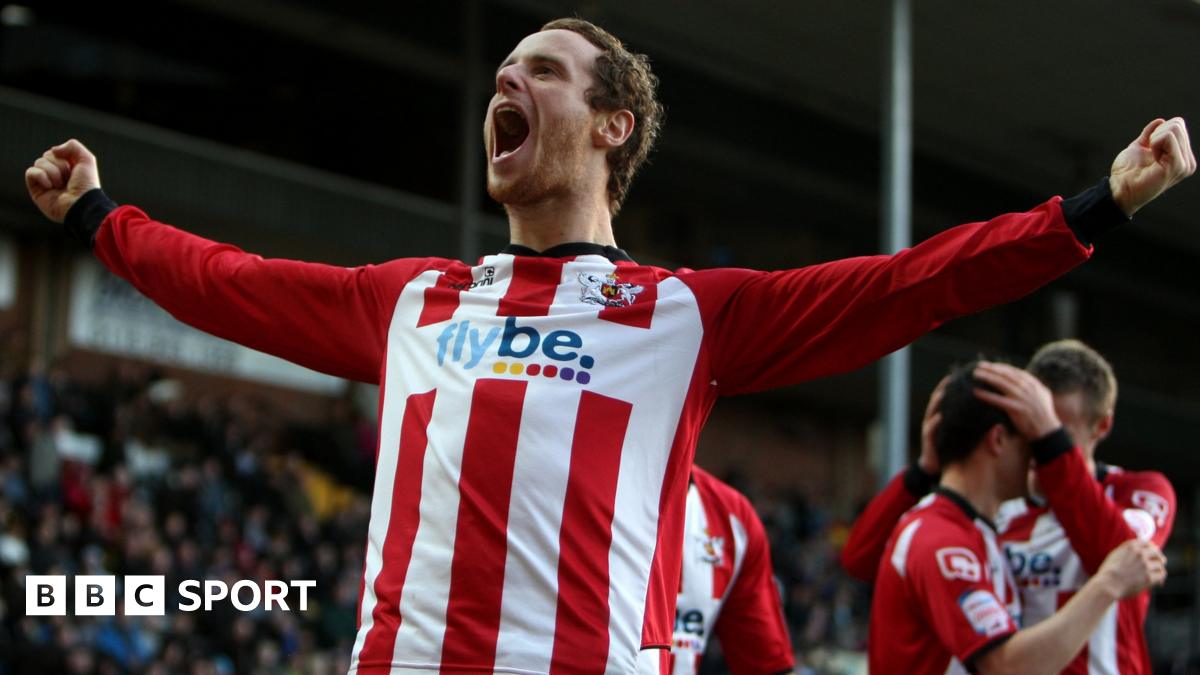 Ryan Harley: Exeter City sign Swindon Town midfielder - BBC Sport