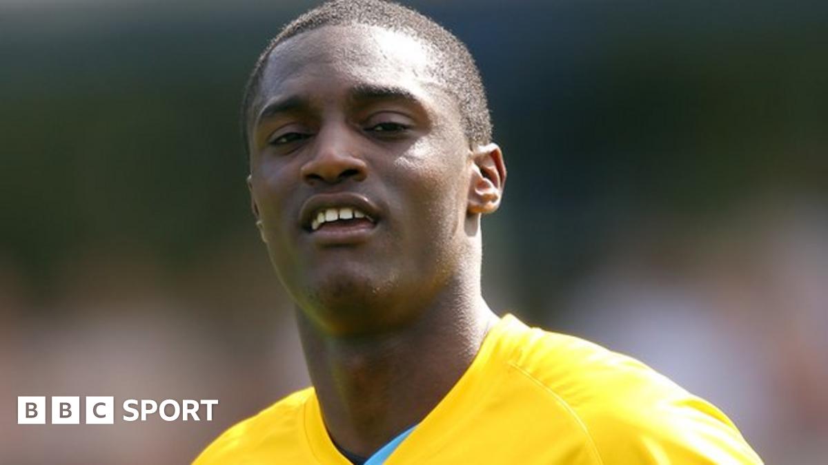 Anthony Stewart: Crewe sign Wycombe defender on loan - BBC Sport
