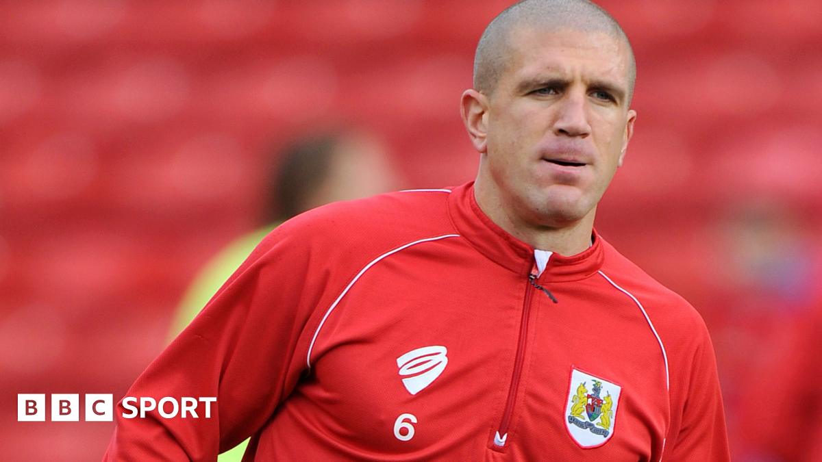 Bury: Adam El-Abd and Robert Milsom join on loan - BBC Sport