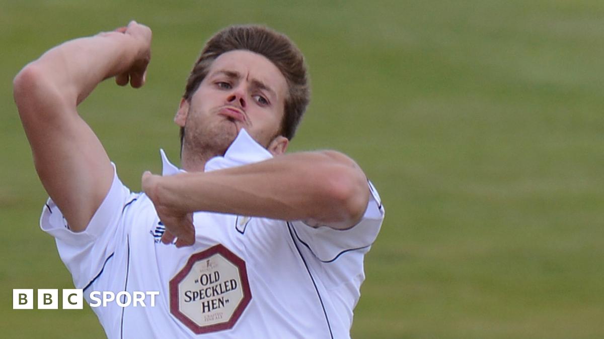 Derbyshire: Jonathan Clare recovering after back surgery - BBC Sport