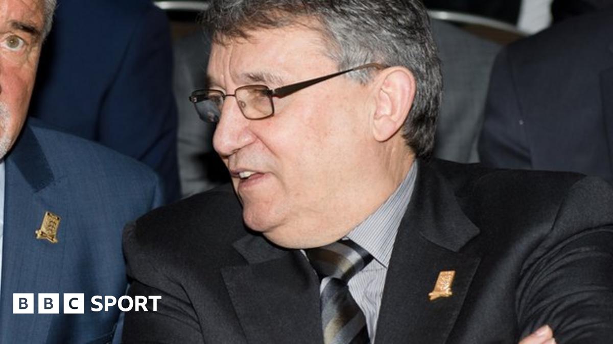 Ex-England boss Graham Taylor 'honoured' by Watford gesture - BBC Sport