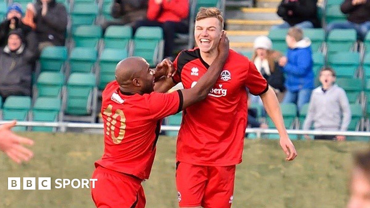 Truro City: Boss Steve Tully says side can win title - BBC Sport