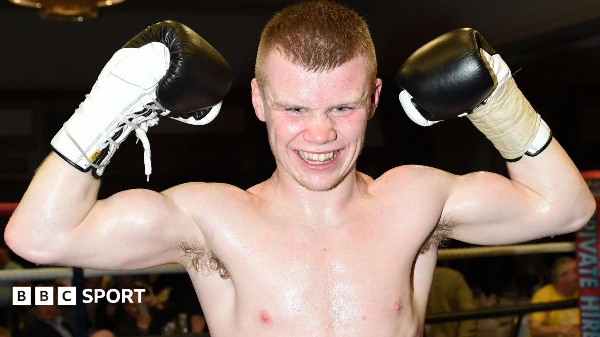 Charlie Flynn wins on professional debut against Ibrar Riyaz - BBC Sport