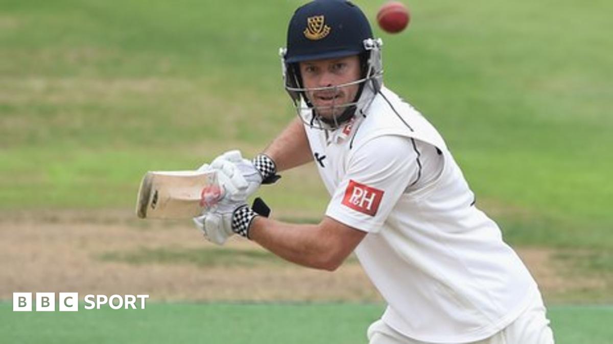Ed Joyce: Sussex coach Robinson sweats on captain's fitness - BBC Sport