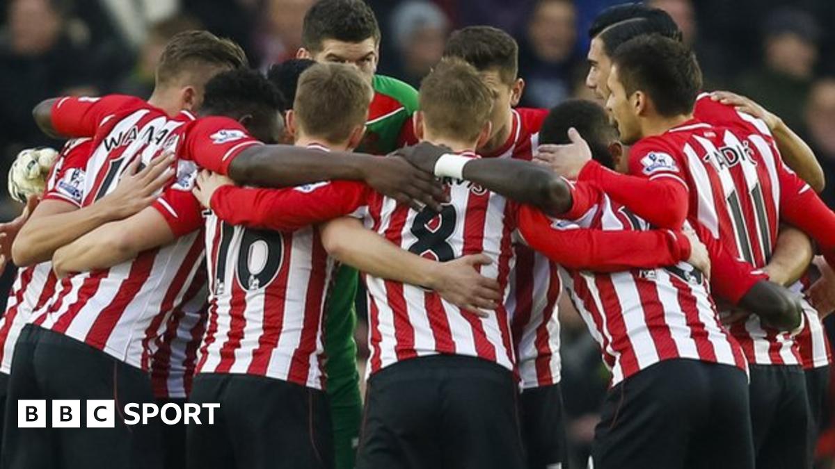 Garth Crooks's team of the week: Gerrard, Toure, Lampard, Forster - BBC ...