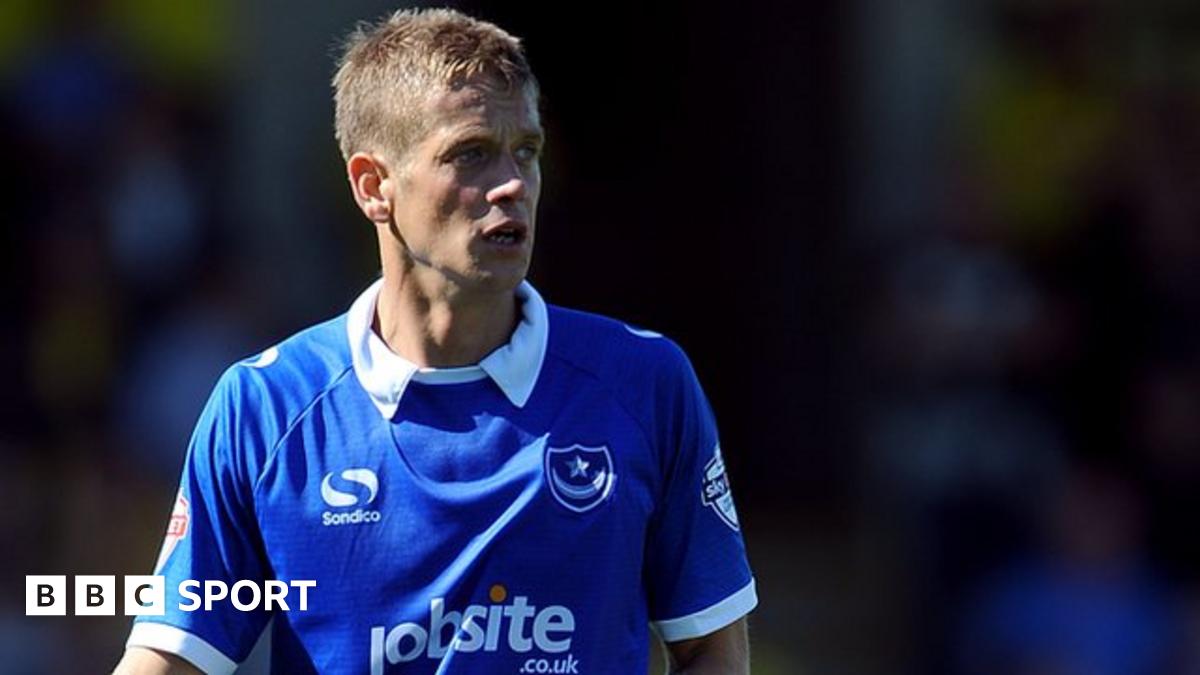 Paul Robinson: Portsmouth sign ex-Millwall defender - BBC Sport