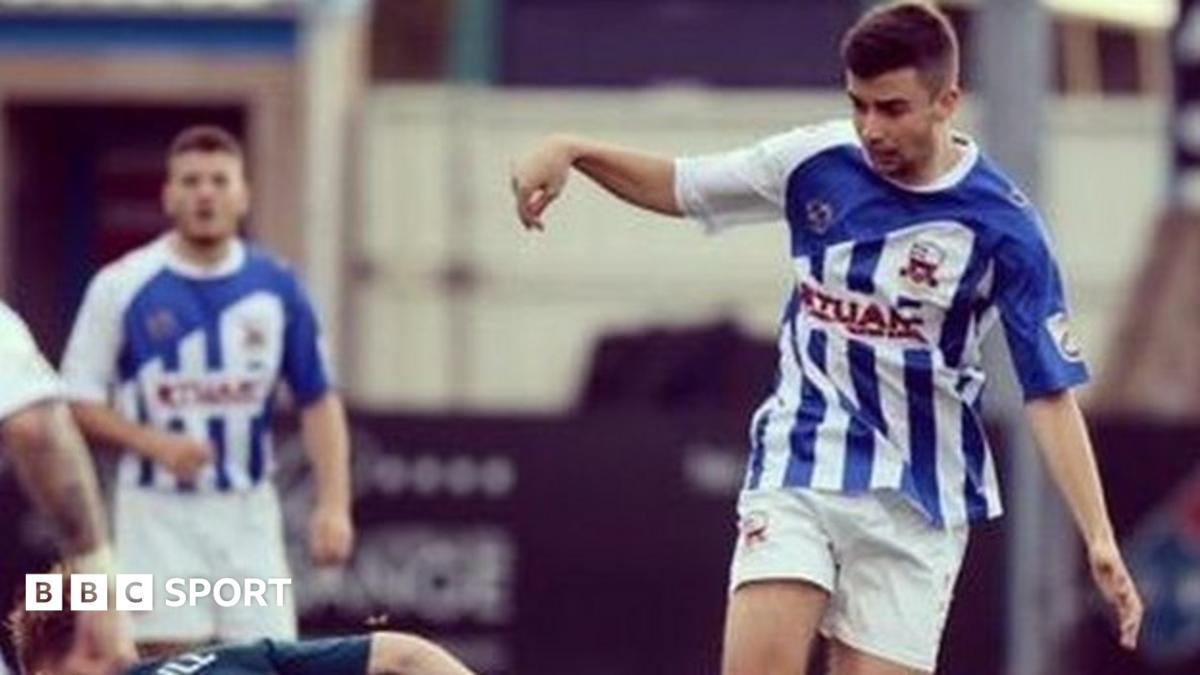 Nuneaton Town midfielder Ryan Smith signs new deal - BBC Sport