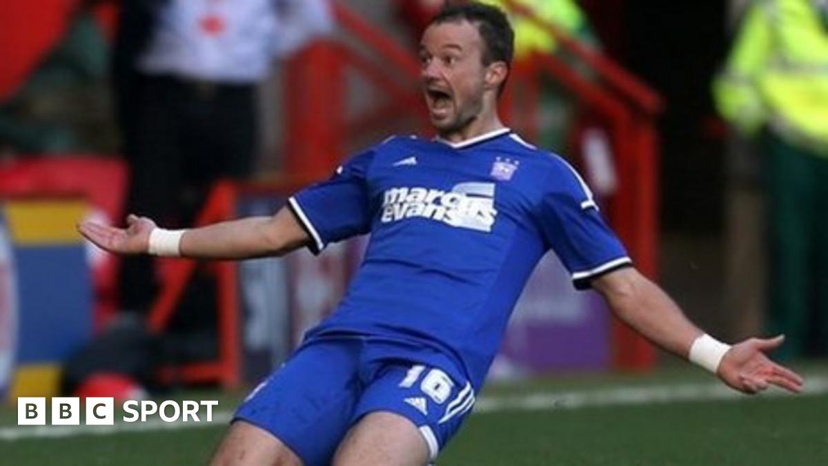 Noel Hunt: Leeds United release Republic of Ireland striker - BBC Sport